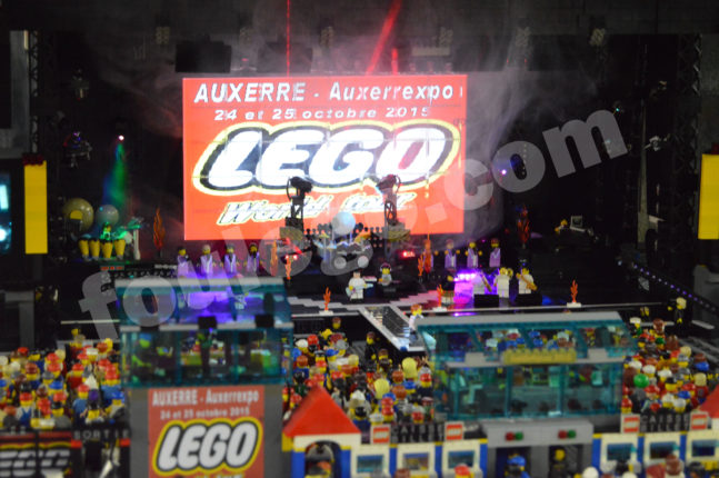 Lego world tour concert stage – Foulego